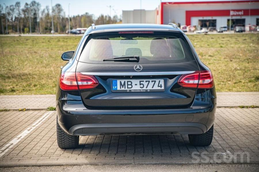 Черный Мерседес Ц 200 2016 в Рига, объемом двигателя 2.20 л и пробегом 0 тыс. км за 7990 €, фото 6 на AUTOMOTO.COM.LV