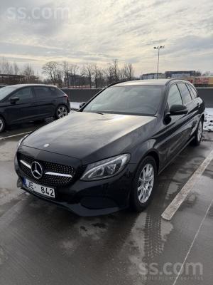 Melns Mercedes-Benz C 200 2016 Rīga, ar dzinēja tilpumu 1.60 L un nobraukumu 162 tūkst. km par 10700 €, foto  vietnē AUTOMOTO.COM.LV