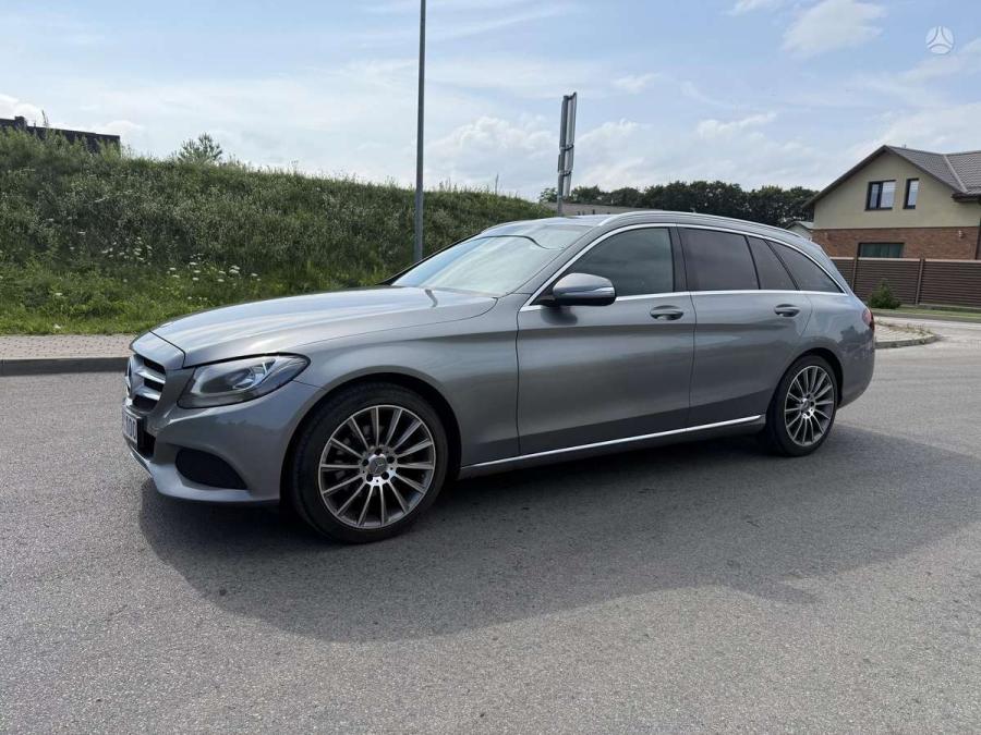 Melns Mercedes-Benz C 200 2016 Kauņa, ar dzinēja tilpumu 2.10 L un nobraukumu 246 tūkst. km par 8999 €, foto 3 vietnē AUTOMOTO.COM.LV