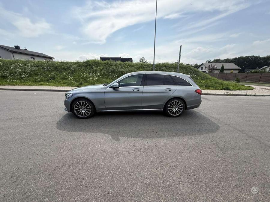 Melns Mercedes-Benz C 200 2016 Kauņa, ar dzinēja tilpumu 2.10 L un nobraukumu 246 tūkst. km par 8999 €, foto 4 vietnē AUTOMOTO.COM.LV