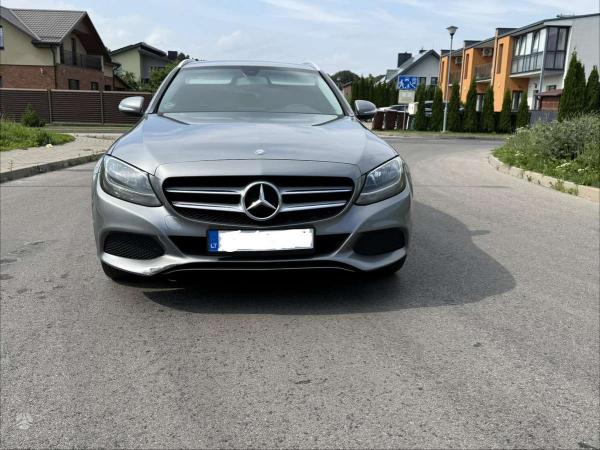 Black Mercedes-Benz C 200 2016 in Kaunas, with an engine capacity of 2.10 L and mileage of 246 thousand km for 8999 €, photo 9 on AUTOMOTO.COM.LV