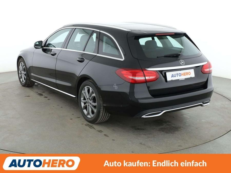 Black Mercedes-Benz C 200 2017 in Kaunas, with an engine capacity of 2.00 L and mileage of 74 thousand km for 24831 €, photo 4 on AUTOMOTO.COM.LV