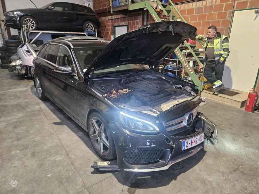 Melns Mercedes-Benz C 200 2017 Šauļi, ar dzinēja tilpumu 2.20 L un nobraukumu 160 tūkst. km par 7500 €, foto 1 vietnē AUTOMOTO.COM.LV