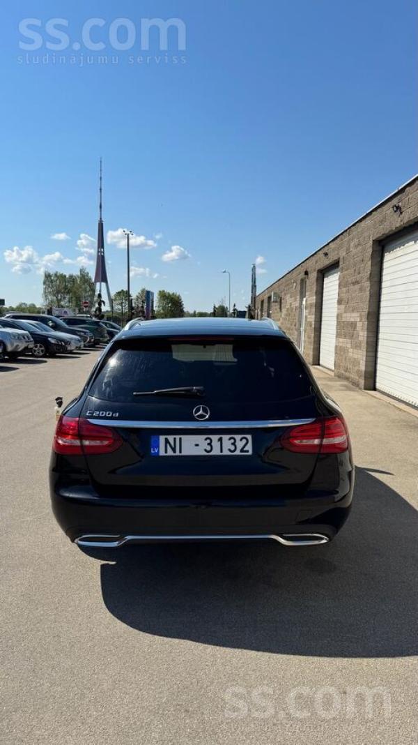 Melns Mercedes-Benz C 200 2017 Rīga, ar dzinēja tilpumu 2.10 L un nobraukumu 210 tūkst. km par 13900 €, foto  vietnē AUTOMOTO.COM.LV