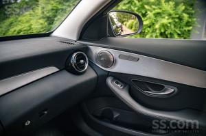 Black Mercedes-Benz C 200 2019 in Riga, with an engine capacity of 1.60 L and mileage of 185 thousand km for 14990 €, photo 20 on AUTOMOTO.COM.LV