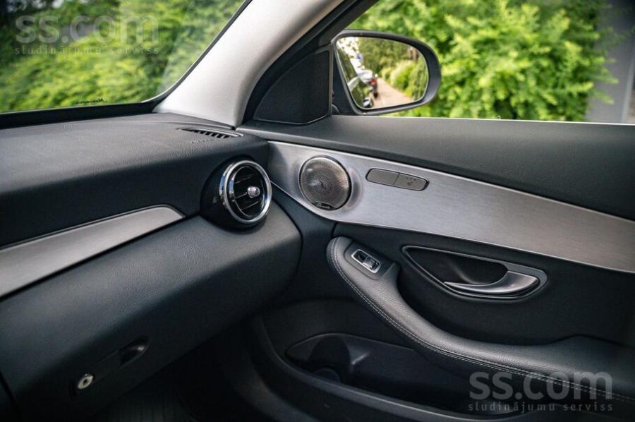 Black Mercedes-Benz C 200 2019 in Riga, with an engine capacity of 1.60 L and mileage of 185 thousand km for 14990 €, photo 20 on AUTOMOTO.COM.LV