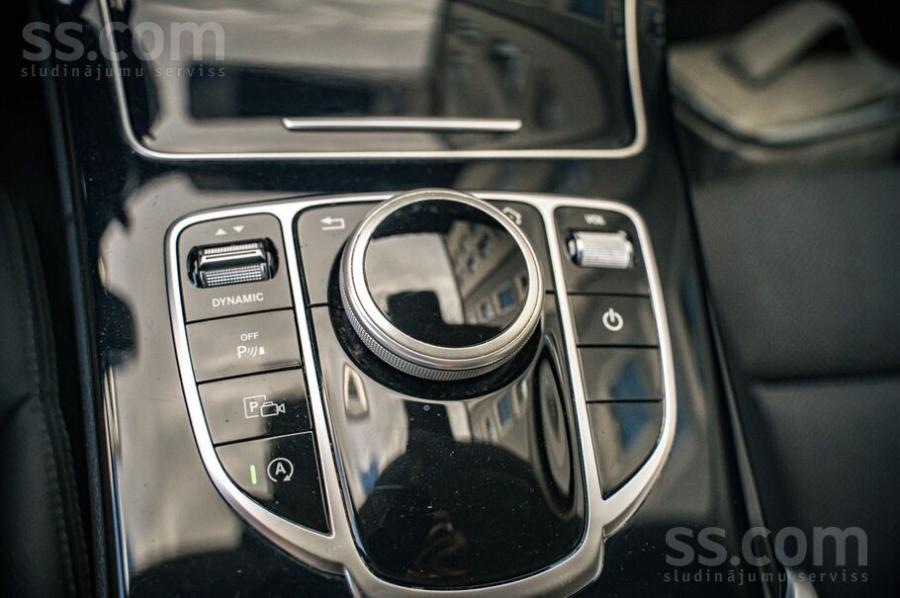 Black Mercedes-Benz C 200 2019 in Riga, with an engine capacity of 1.60 L and mileage of 185 thousand km for 14990 €, photo 25 on AUTOMOTO.COM.LV