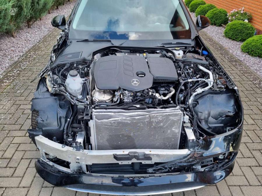 Black Mercedes-Benz C 200 2025 in Prienai, with an engine capacity of 1.99 L and mileage of 8 thousand km for 12890 €, photo 5 on AUTOMOTO.COM.LV