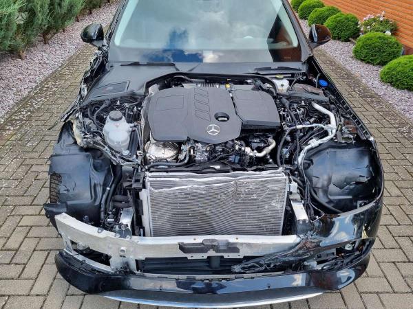 Мерседес Ц 200 2025 в Пренай на AUTOMOTO.COM.LV Черный Мерседес Ц 200 2025 в Пренай, объемом двигателя 1.99 л и пробегом 8 тыс. км за 12890 €, фото 5 на AUTOMOTO.COM.LV