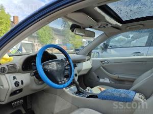 Zils Mercedes-Benz C 200 2001 Kuldīga, ar dzinēja tilpumu 2.00 L un nobraukumu 308 tūkst. km par 800 €, foto 5 vietnē AUTOMOTO.COM.LV