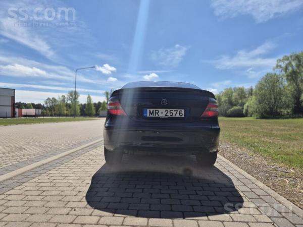 Blue Mercedes-Benz C 200 2005 in Ventspils, with an engine capacity of 2.00 L and mileage of 362 thousand km for 2100 €, photo 6 on AUTOMOTO.COM.LV