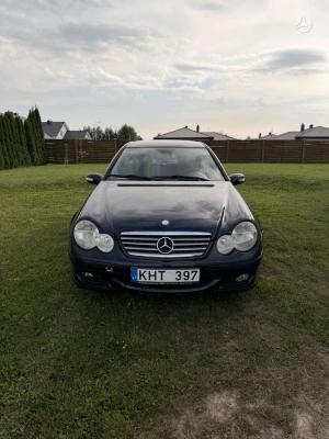 Blue Mercedes-Benz C 200 2006 in Panevezys, with an engine capacity of 1.80 L and mileage of 360 thousand km for 2000 €, photo 4 on AUTOMOTO.COM.LV