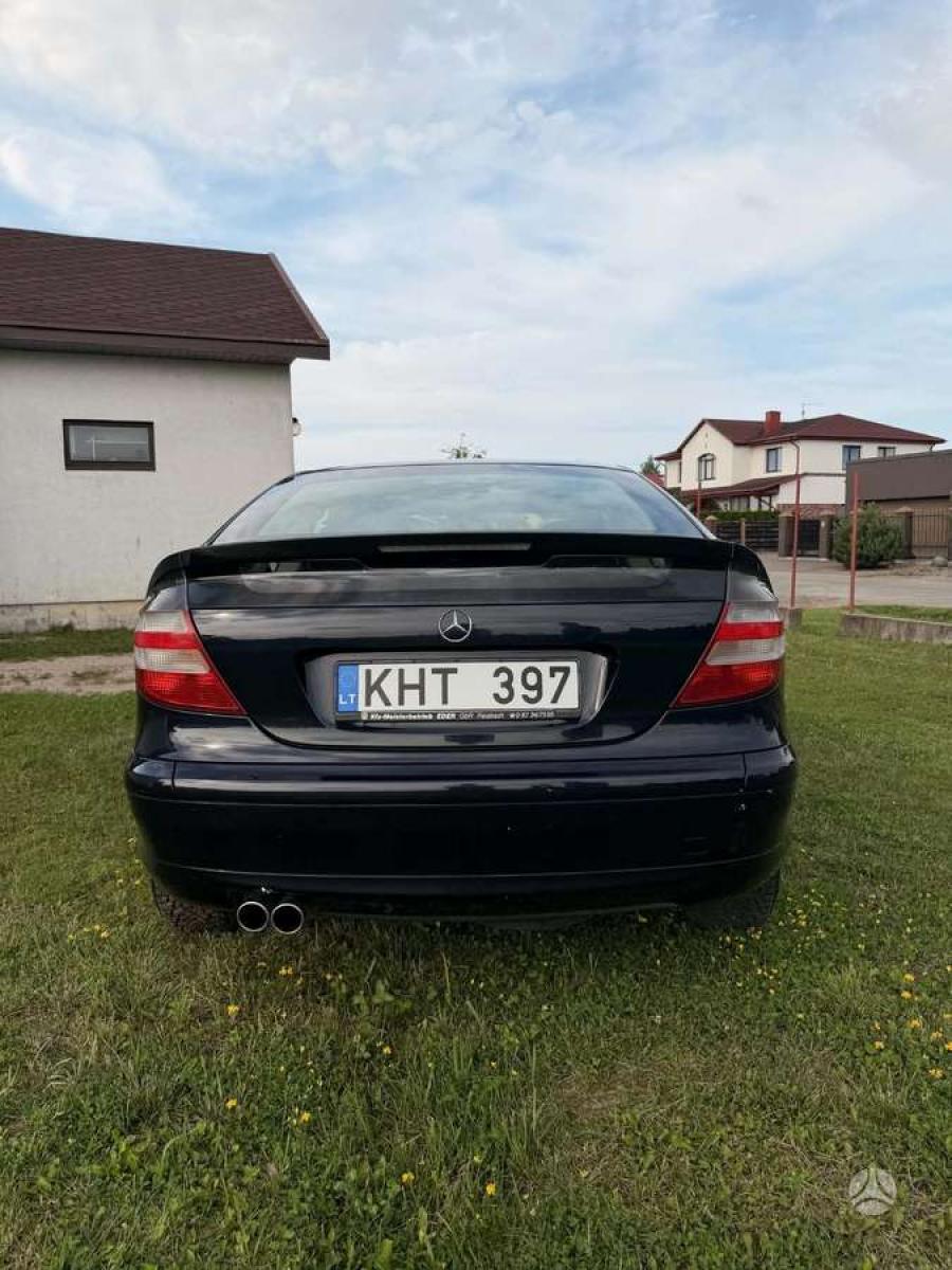Blue Mercedes-Benz C 200 2006 in Panevezys, with an engine capacity of 1.80 L and mileage of 360 thousand km for 2000 €, photo 5 on AUTOMOTO.COM.LV