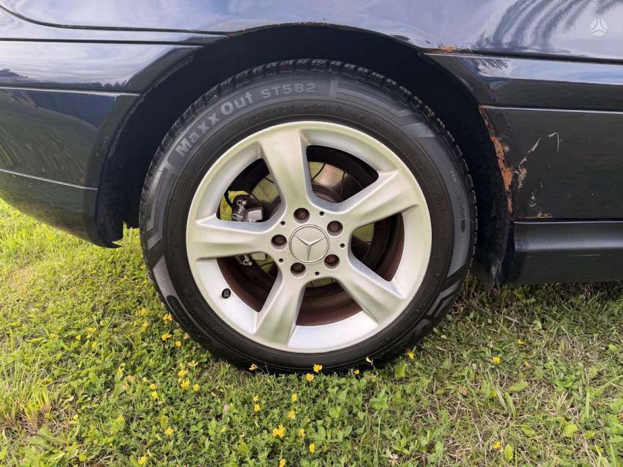 Blue Mercedes-Benz C 200 2006 in Panevezys, with an engine capacity of 1.80 L and mileage of 360 thousand km for 2000 €, photo 8 on AUTOMOTO.COM.LV