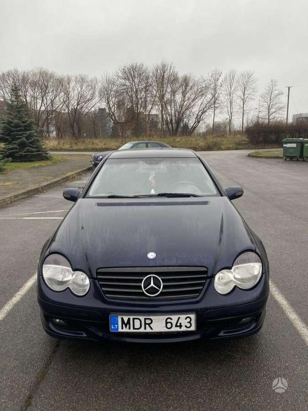 Zils Mercedes-Benz C 200 2007 Klaipėda, ar dzinēja tilpumu 2.17 L un nobraukumu 315 tūkst. km par 2100 €, foto 2 vietnē AUTOMOTO.COM.LV