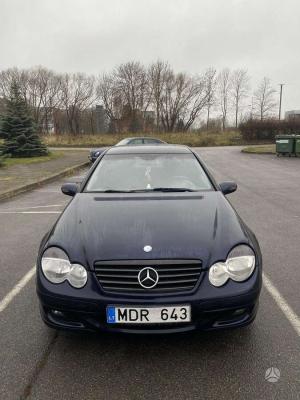 Zils Mercedes-Benz C 200 2007 Klaipėda, ar dzinēja tilpumu 2.17 L un nobraukumu 315 tūkst. km par 2100 €, foto 2 vietnē AUTOMOTO.COM.LV