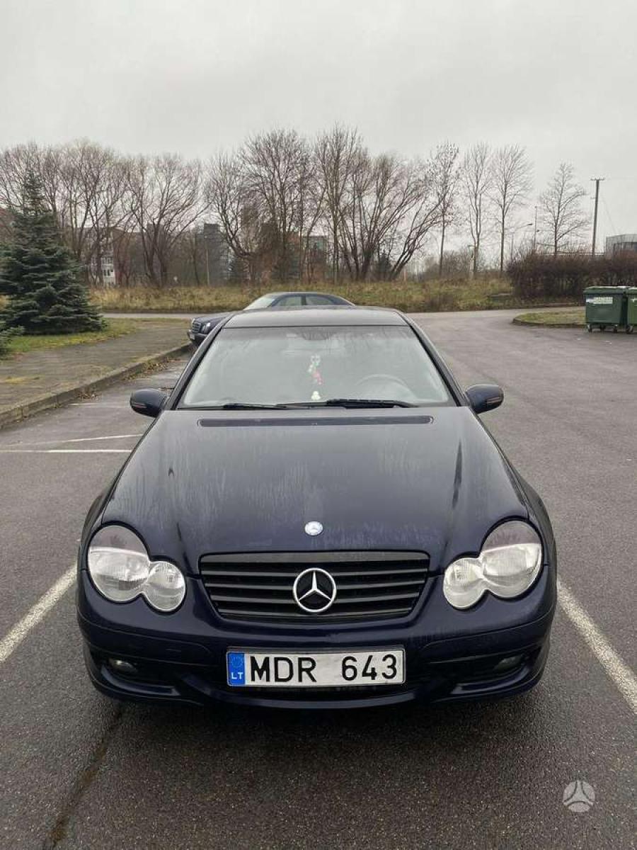 Zils Mercedes-Benz C 200 2007 Klaipėda, ar dzinēja tilpumu 2.17 L un nobraukumu 315 tūkst. km par 2100 €, foto 2 vietnē AUTOMOTO.COM.LV
