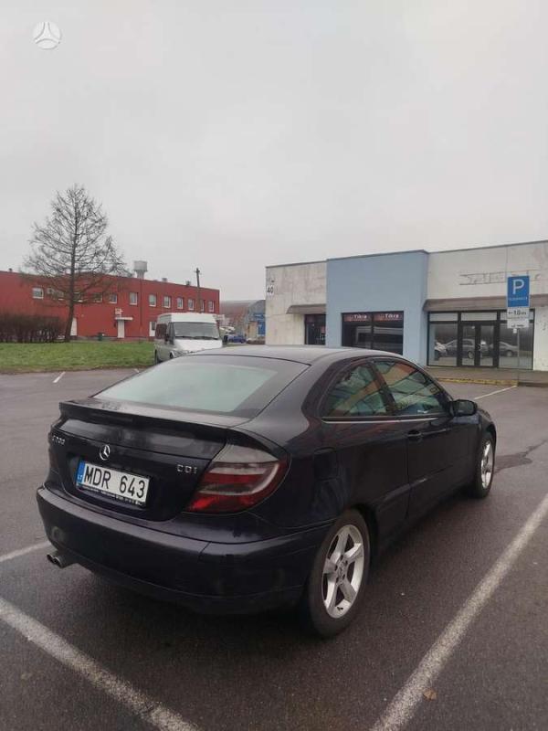 Zils Mercedes-Benz C 200 2007 Klaipėda, ar dzinēja tilpumu 2.17 L un nobraukumu 315 tūkst. km par 2100 €, foto 5 vietnē AUTOMOTO.COM.LV