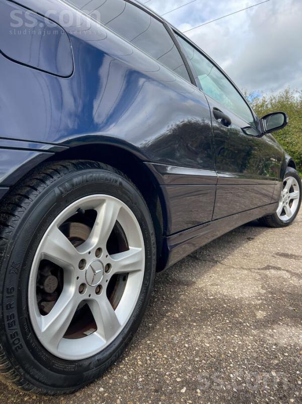 Blue Mercedes-Benz C 200 2007 in Ogre, with an engine capacity of 1.80 L and mileage of 275 thousand km for 2750 €, photo 9 on AUTOMOTO.COM.LV
