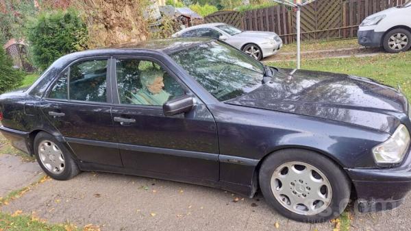 Zils Mercedes-Benz C 200 1999 Rīga, ar dzinēja tilpumu 2.20 L un nobraukumu 291 tūkst. km par 1700 €, foto 8 vietnē AUTOMOTO.COM.LV