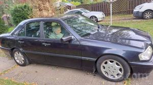 Zils Mercedes-Benz C 200 1999 Rīga, ar dzinēja tilpumu 2.20 L un nobraukumu 291 tūkst. km par 1700 €, foto 9 vietnē AUTOMOTO.COM.LV