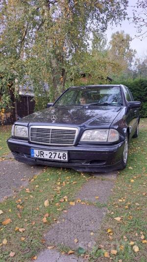 Zils Mercedes-Benz C 200 1999 Rīga, ar dzinēja tilpumu 2.20 L un nobraukumu 291 tūkst. km par 1700 €, foto 11 vietnē AUTOMOTO.COM.LV