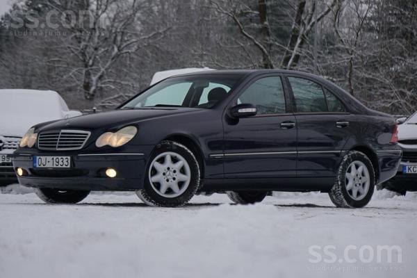Zils Mercedes-Benz C 200 2003 Rīga, ar dzinēja tilpumu 1.80 L un nobraukumu 260 tūkst. km par 2990 €, foto 1 vietnē AUTOMOTO.COM.LV