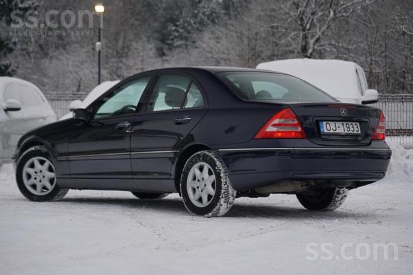 Zils Mercedes-Benz C 200 2003 Rīga, ar dzinēja tilpumu 1.80 L un nobraukumu 260 tūkst. km par 2990 €, foto 3 vietnē AUTOMOTO.COM.LV