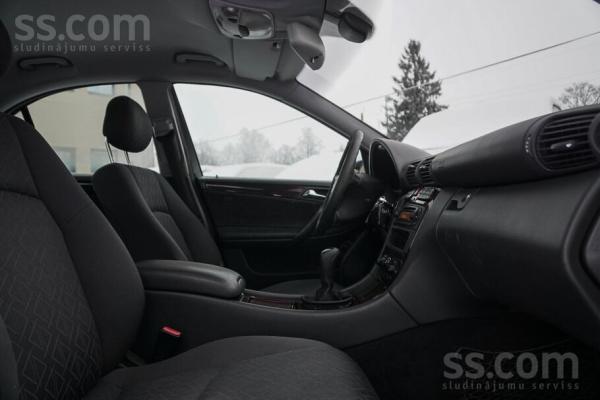 Zils Mercedes-Benz C 200 2003 Rīga, ar dzinēja tilpumu 1.80 L un nobraukumu 260 tūkst. km par 2990 €, foto 5 vietnē AUTOMOTO.COM.LV