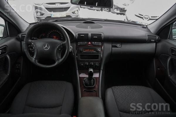 Zils Mercedes-Benz C 200 2003 Rīga, ar dzinēja tilpumu 1.80 L un nobraukumu 260 tūkst. km par 2990 €, foto 8 vietnē AUTOMOTO.COM.LV