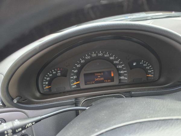 Zils Mercedes-Benz C 200 2004 Kauņa, ar dzinēja tilpumu 2.15 L un nobraukumu 345 tūkst. km par 1100 €, foto 3 vietnē AUTOMOTO.COM.LV