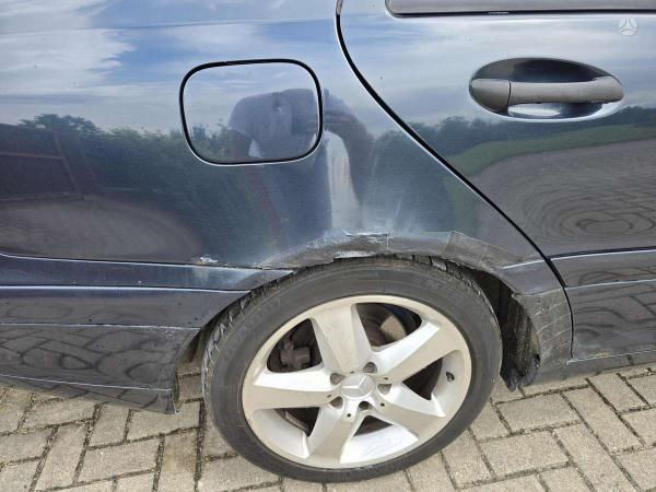 Zils Mercedes-Benz C 200 2004 Kauņa, ar dzinēja tilpumu 2.15 L un nobraukumu 345 tūkst. km par 1100 €, foto 6 vietnē AUTOMOTO.COM.LV