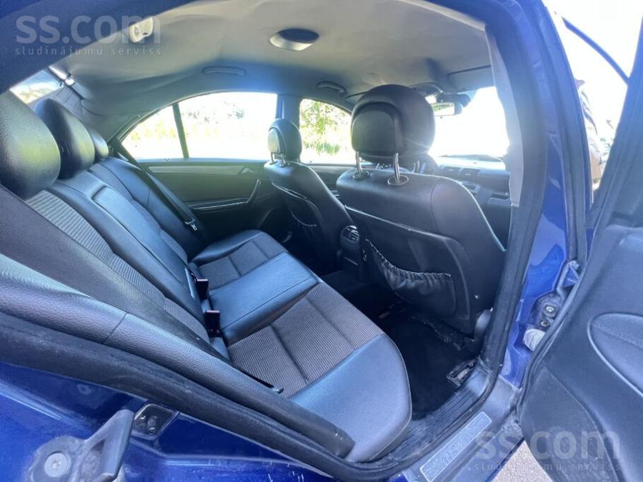 Zils Mercedes-Benz C 200 2004 Rīga, ar dzinēja tilpumu 2.20 L un nobraukumu 330 tūkst. km par 1370 €, foto 7 vietnē AUTOMOTO.COM.LV