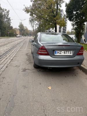 Zils Mercedes-Benz C 200 2004 Rīga, ar dzinēja tilpumu 2.20 L un nobraukumu 342 tūkst. km par 1450 €, foto 3 vietnē AUTOMOTO.COM.LV