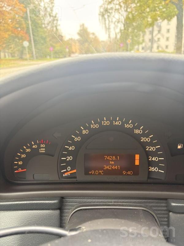 Blue Mercedes-Benz C 200 2004 in Riga, with an engine capacity of 2.20 L and mileage of 342 thousand km for 1450 €, photo 9 on AUTOMOTO.COM.LV