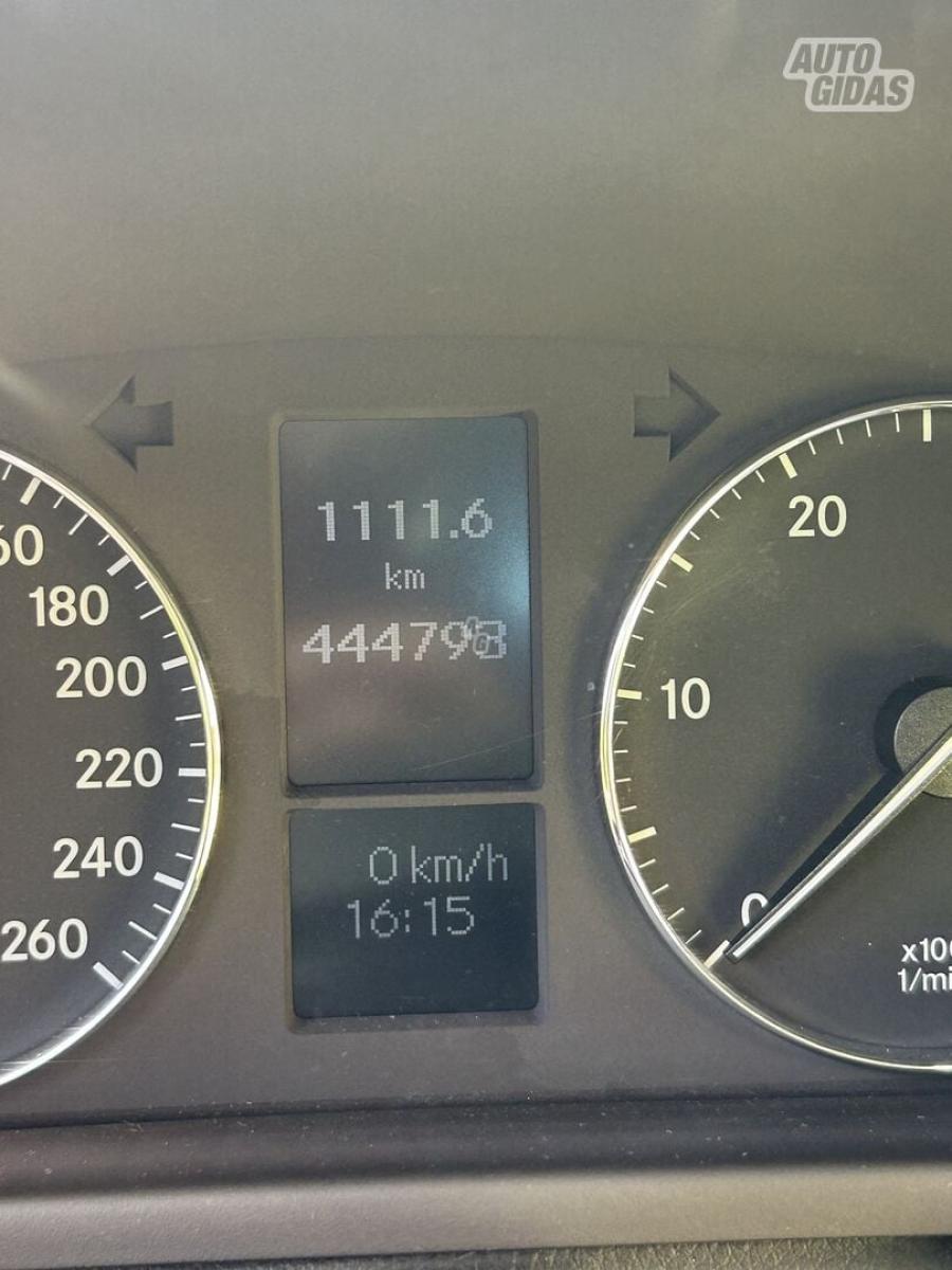 Zils Mercedes-Benz C 200 2004 Viļņa, ar dzinēja tilpumu 2.00 L un nobraukumu 445 tūkst. km par 1500 €, foto 16 vietnē AUTOMOTO.COM.LV
