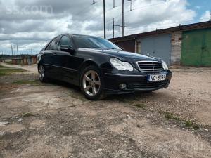 Zils Mercedes-Benz C 200 2005 Daugavpils, ar dzinēja tilpumu 1.80 L un nobraukumu 246 tūkst. km par 2900 €, foto 3 vietnē AUTOMOTO.COM.LV