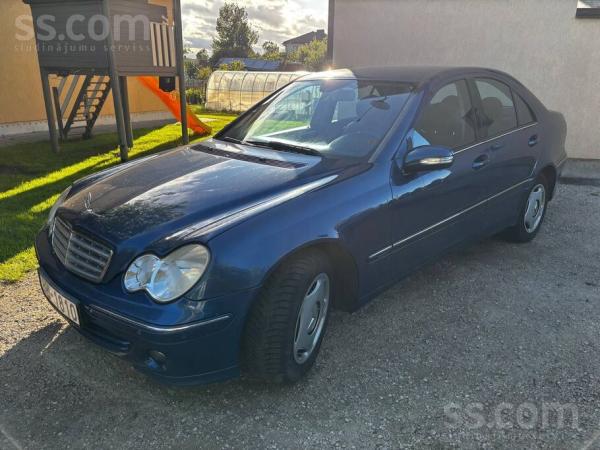Zils Mercedes-Benz C 200 2006 Rīga, ar dzinēja tilpumu 1.80 L un nobraukumu 207 tūkst. km par 2000 €, foto 2 vietnē AUTOMOTO.COM.LV