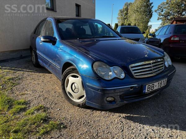 Zils Mercedes-Benz C 200 2006 Rīga, ar dzinēja tilpumu 1.80 L un nobraukumu 207 tūkst. km par 2000 €, foto 5 vietnē AUTOMOTO.COM.LV