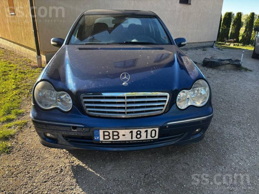 Blue Mercedes-Benz C 200 2006 in Riga, with an engine capacity of 1.80 L and mileage of 207 thousand km for 1200 €, photo 1 on AUTOMOTO.COM.LV