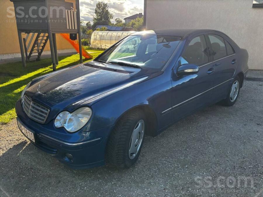 Blue Mercedes-Benz C 200 2006 in Riga, with an engine capacity of 1.80 L and mileage of 207 thousand km for 1200 €, photo 3 on AUTOMOTO.COM.LV