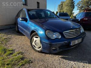 Blue Mercedes-Benz C 200 2006 in Riga, with an engine capacity of 1.80 L and mileage of 207 thousand km for 1200 €, photo 6 on AUTOMOTO.COM.LV