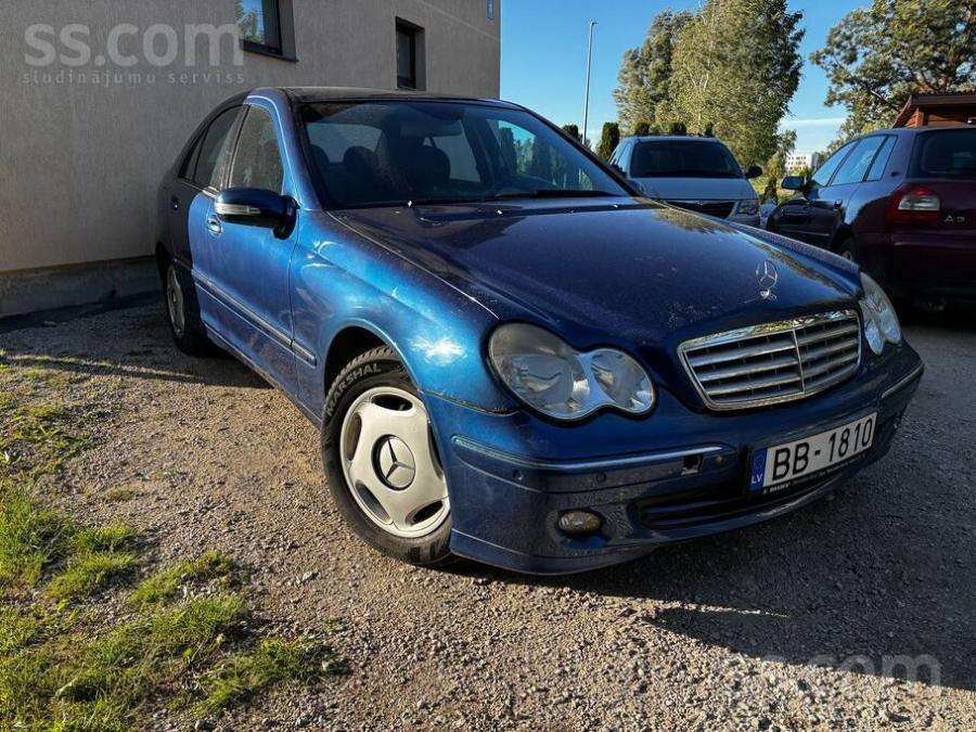 Blue Mercedes-Benz C 200 2006 in Riga, with an engine capacity of 1.80 L and mileage of 207 thousand km for 1200 €, photo 6 on AUTOMOTO.COM.LV