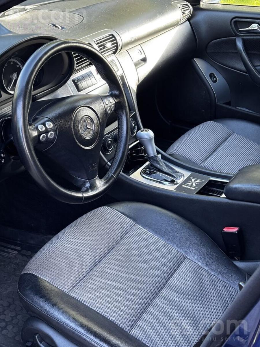 Blue Mercedes-Benz C 200 2006 in Riga, with an engine capacity of 1.80 L and mileage of 207 thousand km for 1200 €, photo 9 on AUTOMOTO.COM.LV