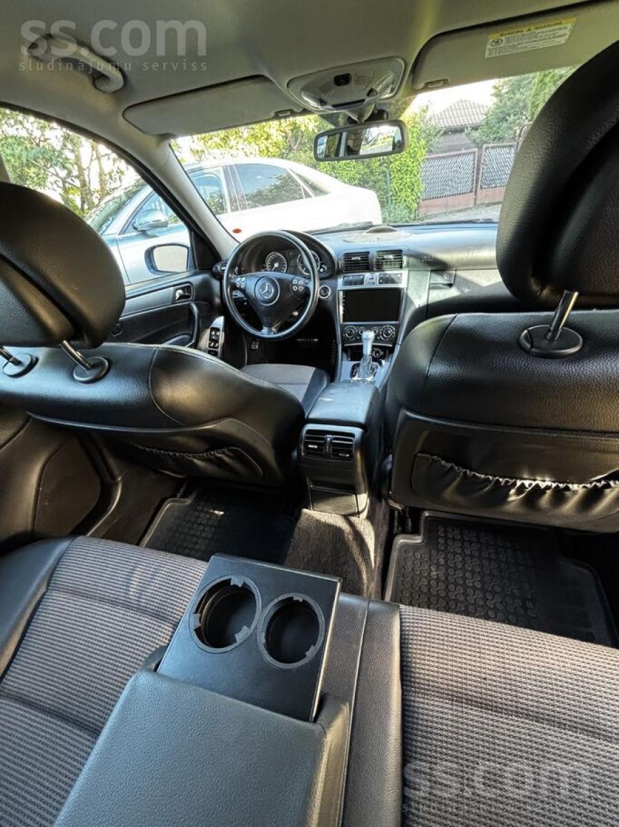 Blue Mercedes-Benz C 200 2006 in Riga, with an engine capacity of 1.80 L and mileage of 207 thousand km for 1200 €, photo 11 on AUTOMOTO.COM.LV