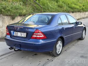 Синий Мерседес Ц 200 2006 в Рига, объемом двигателя 2.00 л и пробегом 0 тыс. км за 2400 €, фото 5 на AUTOMOTO.COM.LV