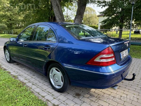 Blue Mercedes-Benz C 200 2006 in Riga, with an engine capacity of 1.80 L and mileage of 206 thousand km for 2290 €, photo 5 on AUTOMOTO.COM.LV
