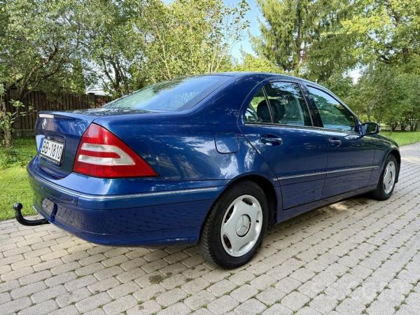Blue Mercedes-Benz C 200 2006 in Riga, with an engine capacity of 1.80 L and mileage of 206 thousand km for 2290 €, photo 8 on AUTOMOTO.COM.LV