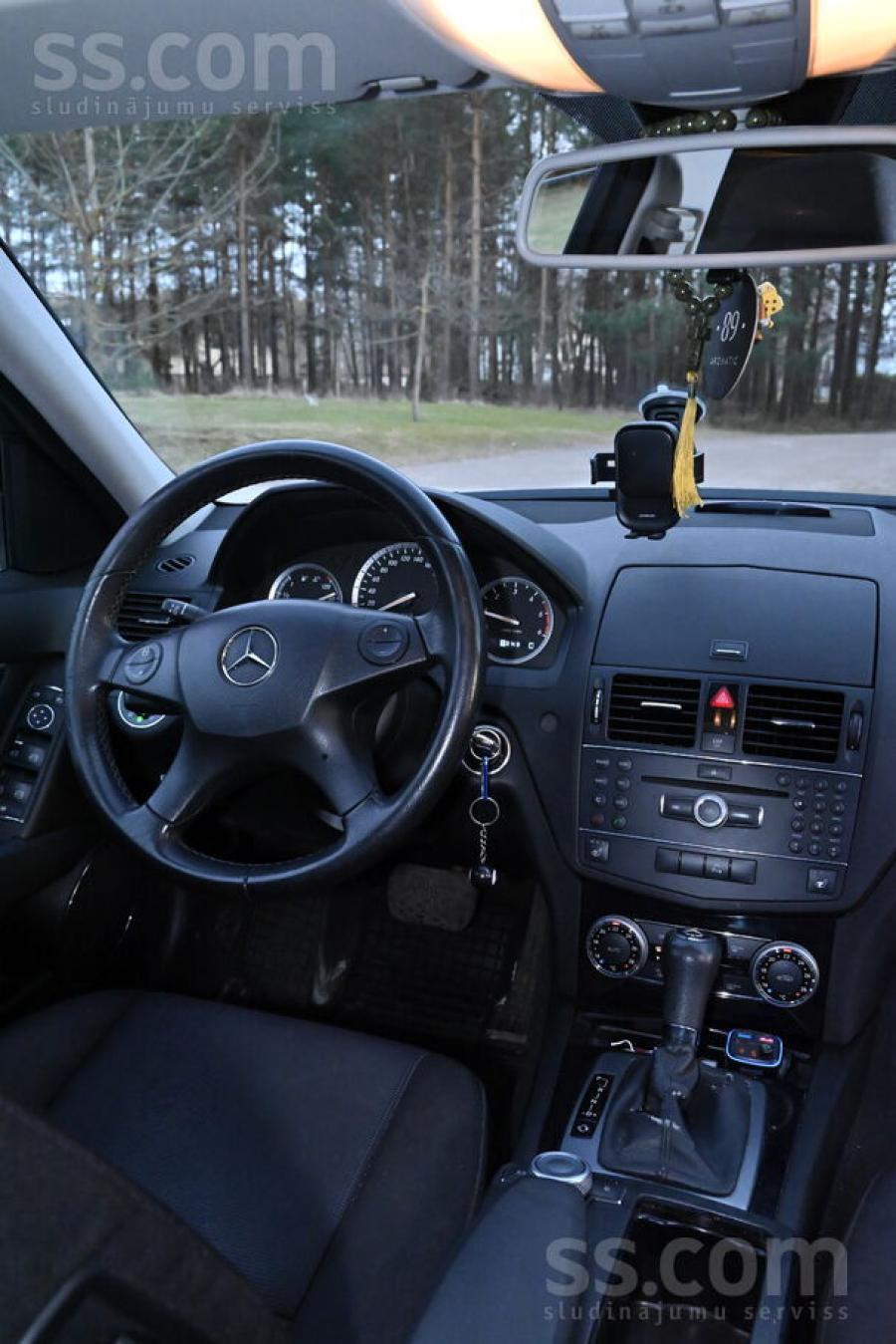 Blue Mercedes-Benz C 200 2007 in Jurmala, with an engine capacity of 2.20 L and mileage of 309 thousand km for 3500 €, photo 6 on AUTOMOTO.COM.LV