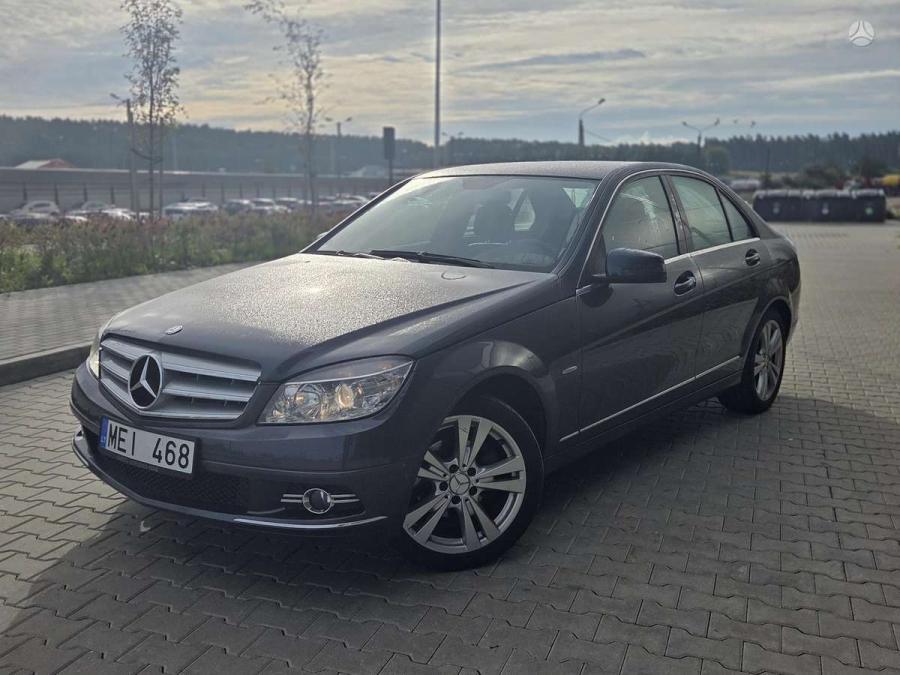 Zils Mercedes-Benz C 200 2009 Viļņa, ar dzinēja tilpumu 2.15 L un nobraukumu 266 tūkst. km par 4500 €, foto 3 vietnē AUTOMOTO.COM.LV